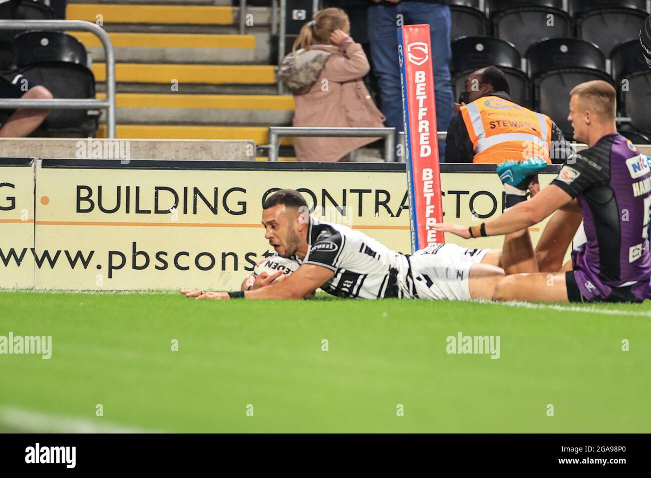 Carlos Tuimavave (3) of Hull FC goes over for a try Stock Photo - Alamy