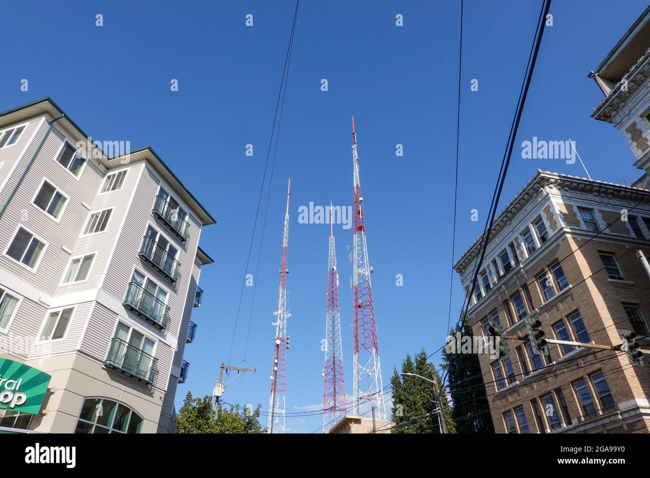Telecoms tower worker hi-res stock photography and images - Alamy