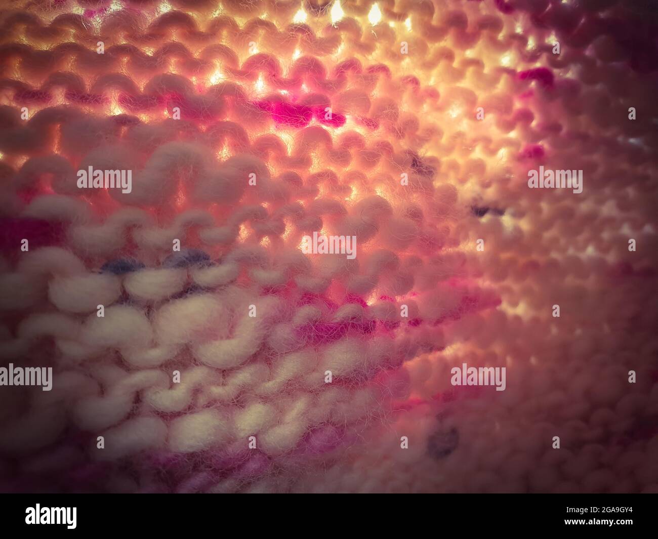 Self knitting hi-res stock photography and images - Alamy