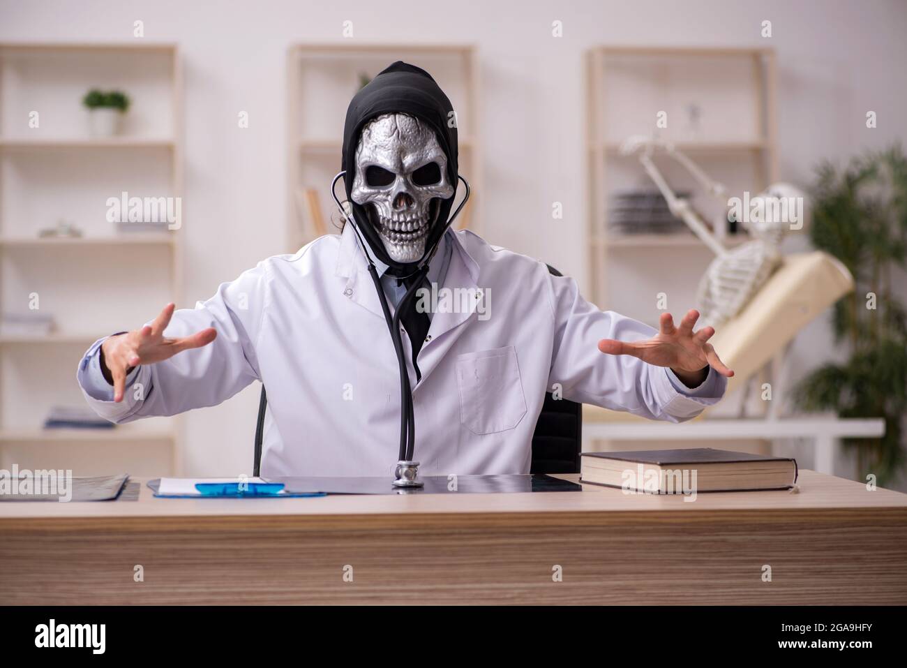 Evil doctor strange hi-res stock photography and images - Alamy