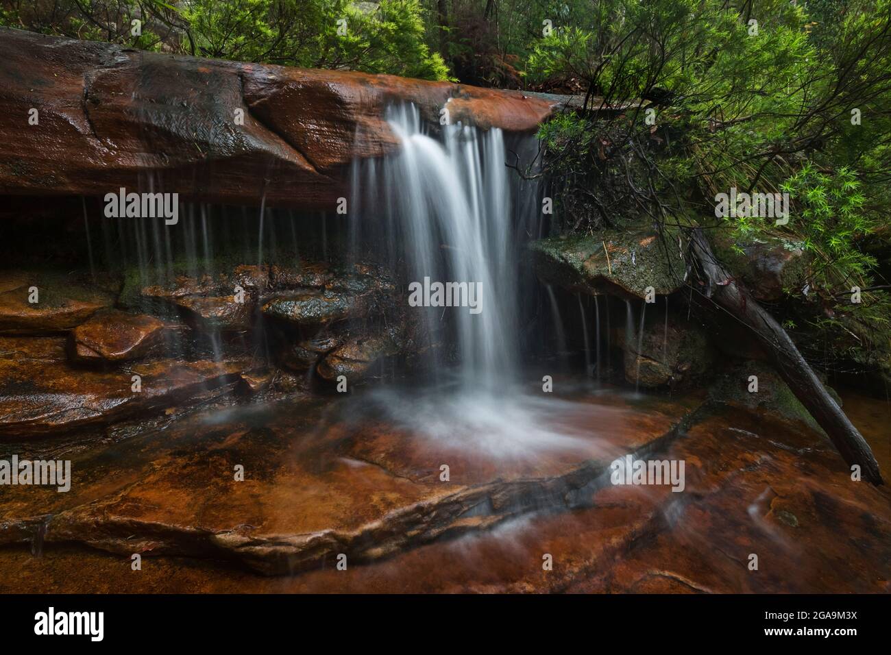 Waterfall rocks landforms hi-res stock photography and images - Alamy