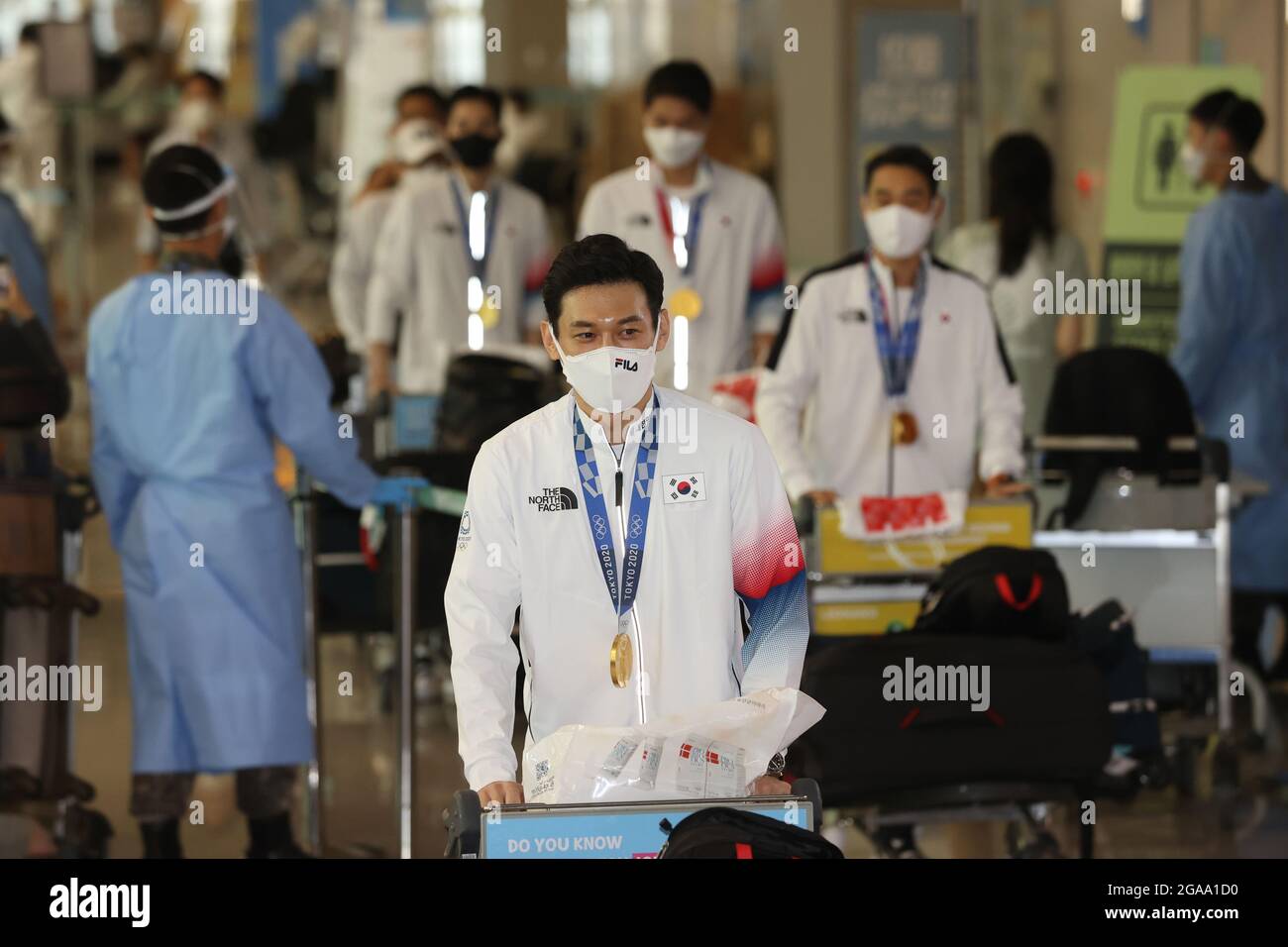 Tokyo, Japan. S. Korean fencing team returns home South Korean sabre ...