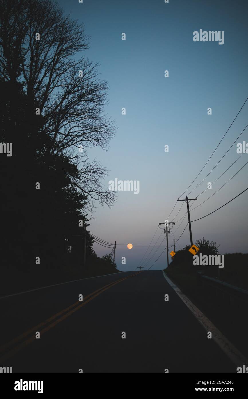 Sky fade highway hi-res stock photography and images - Alamy