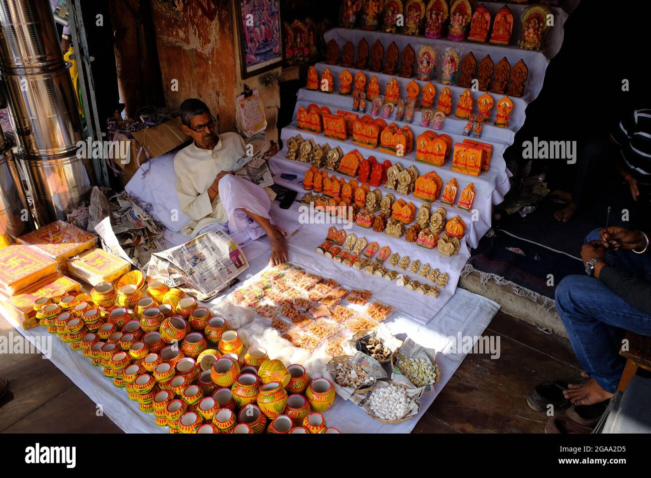 India Rajasthan Jaipur - Old city market area and street shopping Stock ...