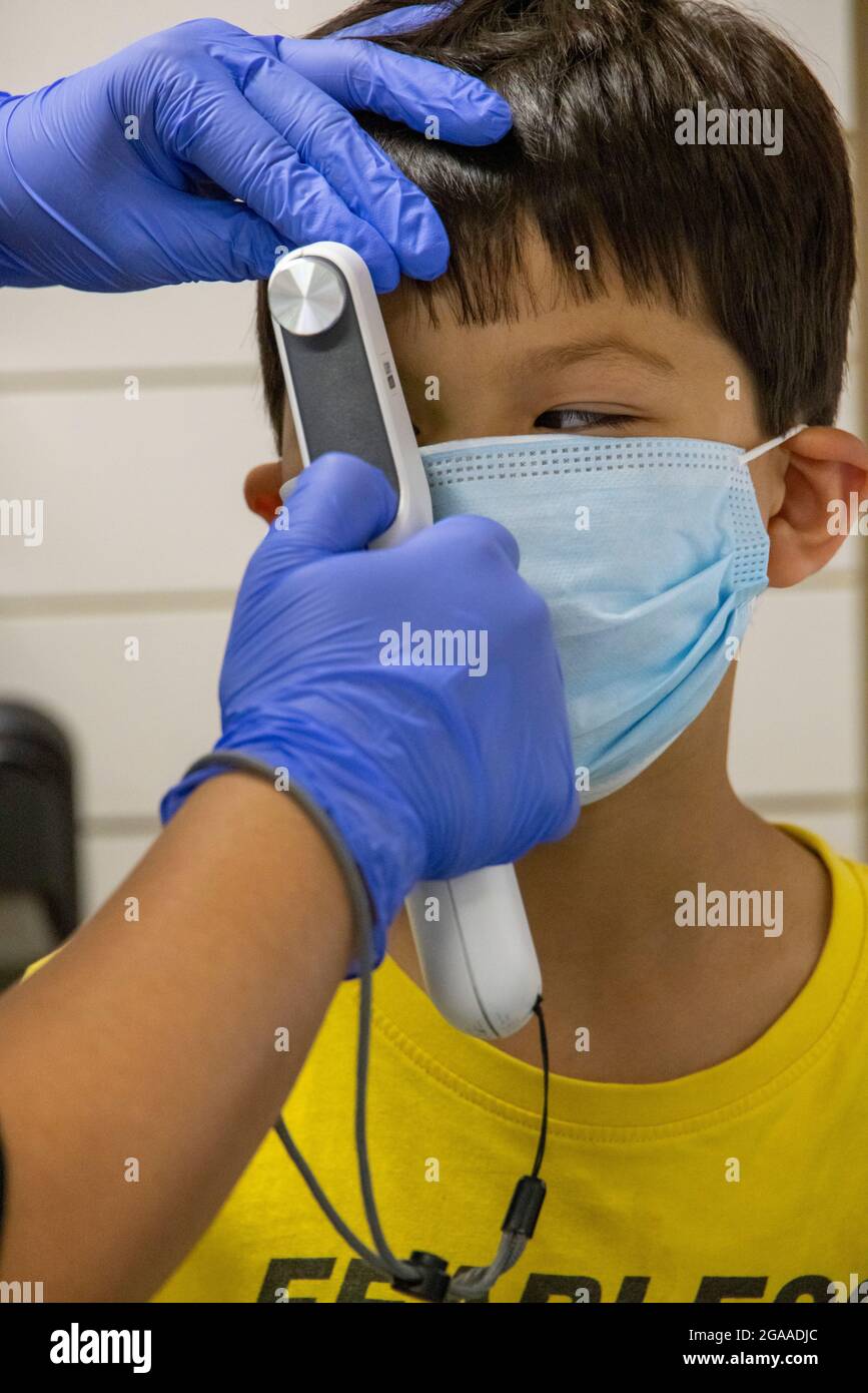 Vision test machine hi-res stock photography and images - Alamy