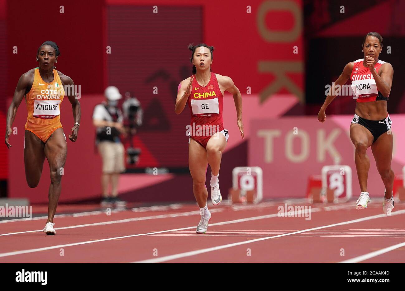 Tokyo, Japan. 30th July, 2021. Ge Manqi (C) of China competes during ...
