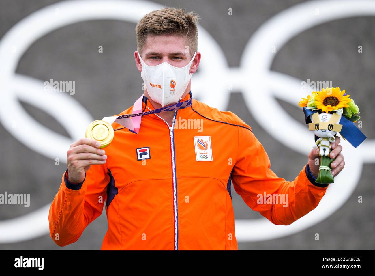 Niek kimmann of the netherlands receives with his gold medal hi-res ...