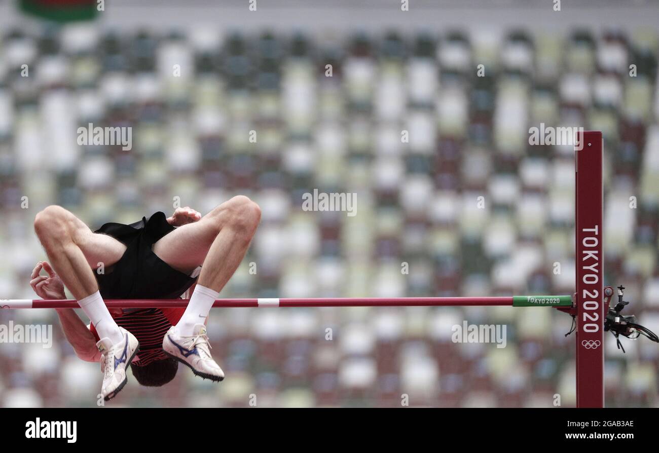 Mens high jump olympics hi-res stock photography and images - Alamy