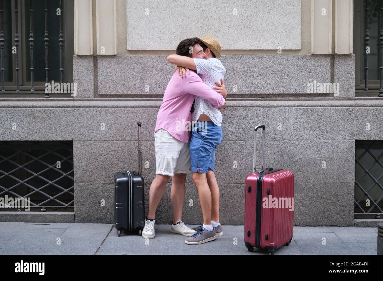 Two people hugging hi-res stock photography and images - Alamy