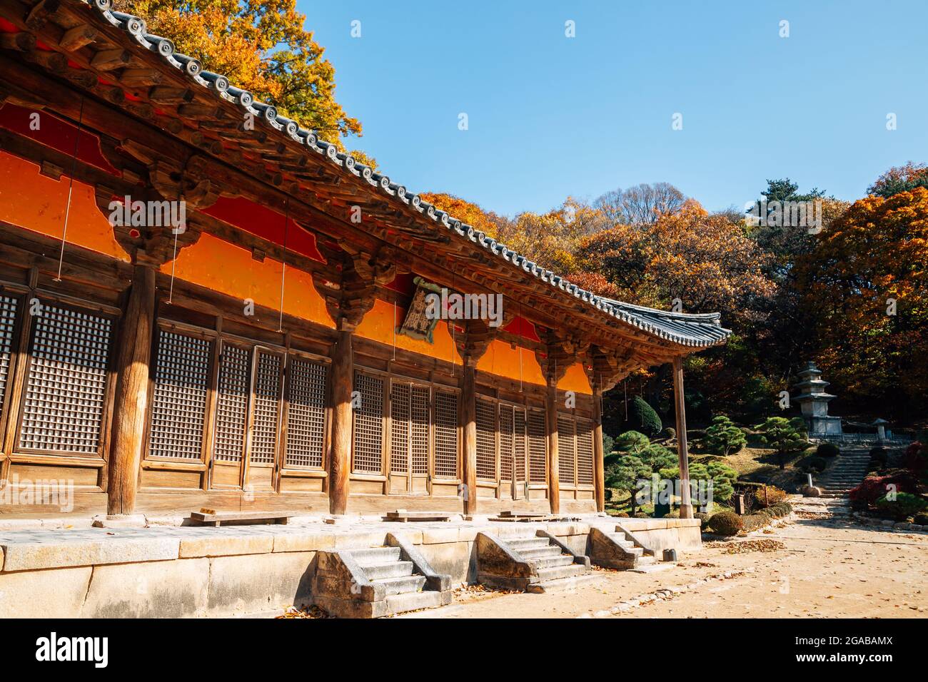 Buseoksa temple hi-res stock photography and images - Alamy