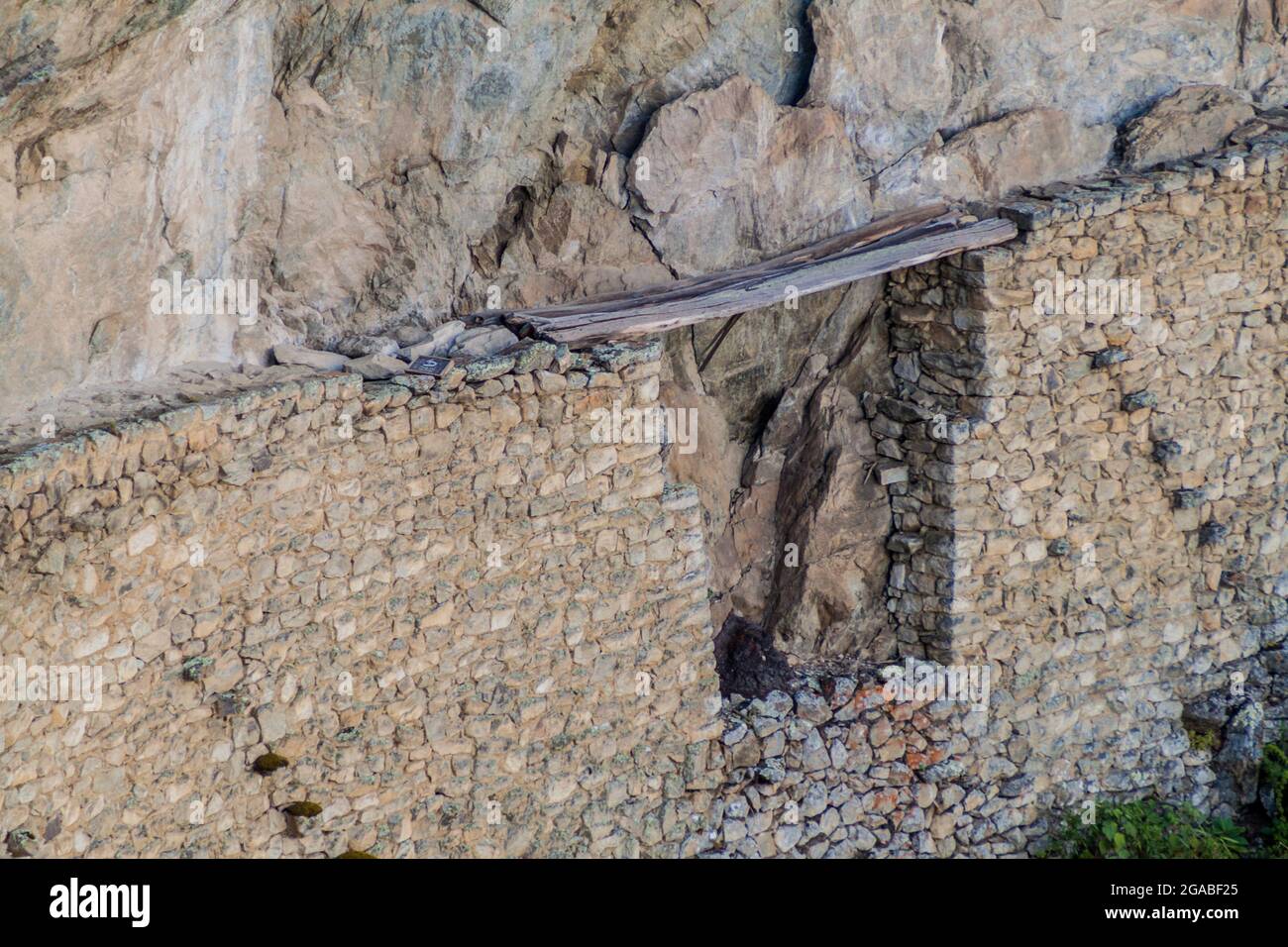 Drawbridge at Inca trail carved into a stone wall near Machu Picchu ...