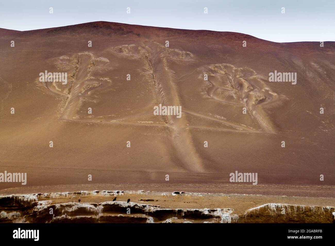 Giant Candelabra carving (Candelabra of the Andes) on Paracas peninsula ...