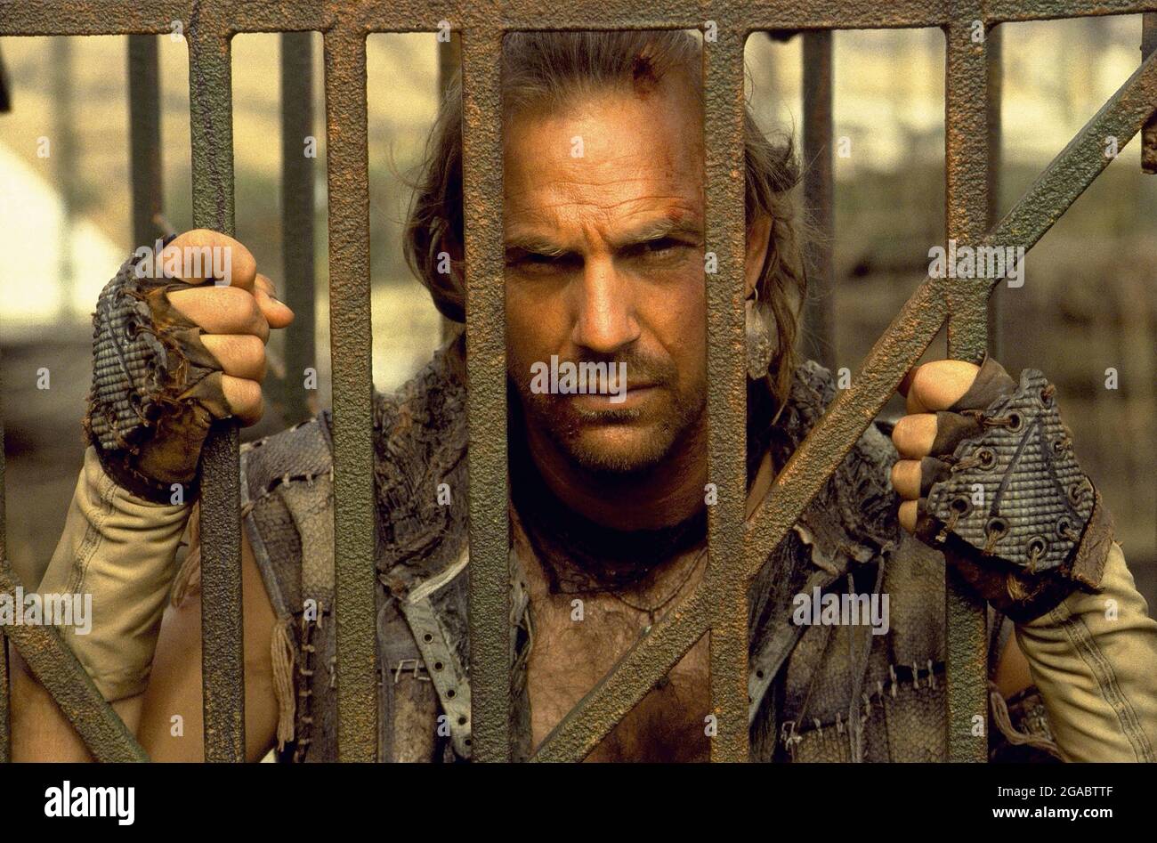 Kevin costner waterworld 1995 hi-res stock photography and images - Alamy