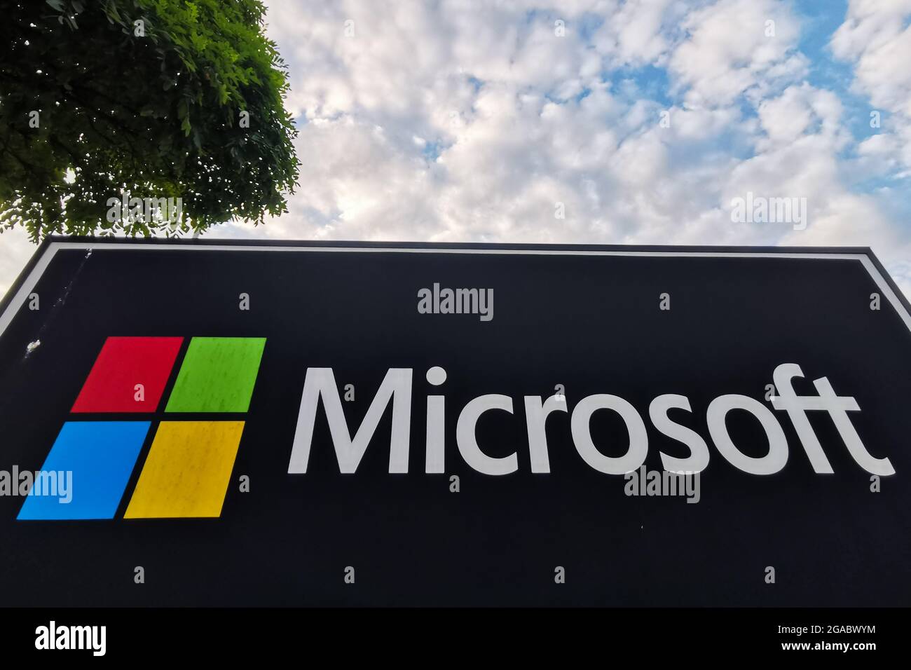 Microsoft building silicon valley hi-res stock photography and images ...