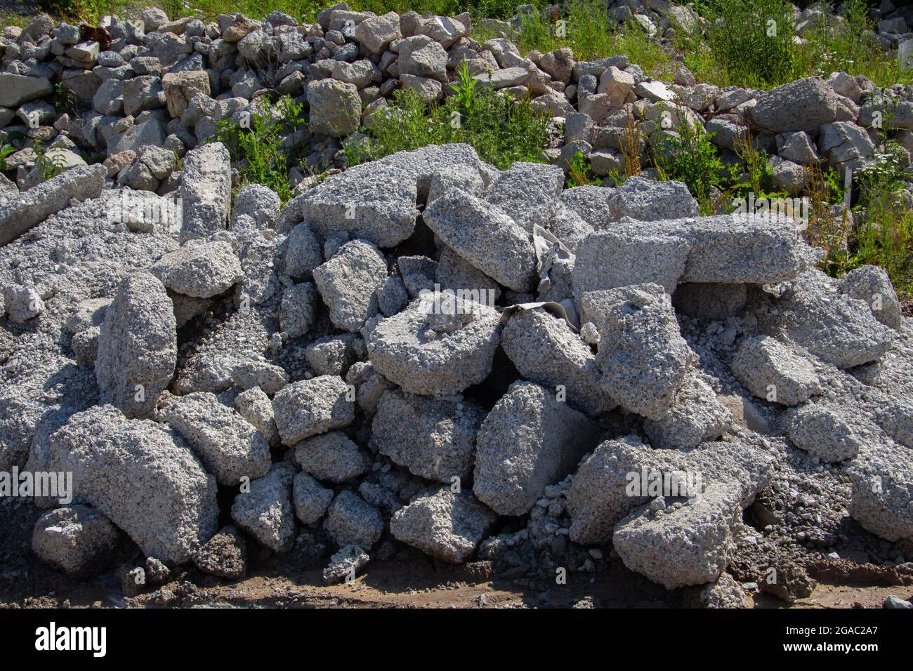 Pile of grey concrete rubble Stock Photo - Alamy