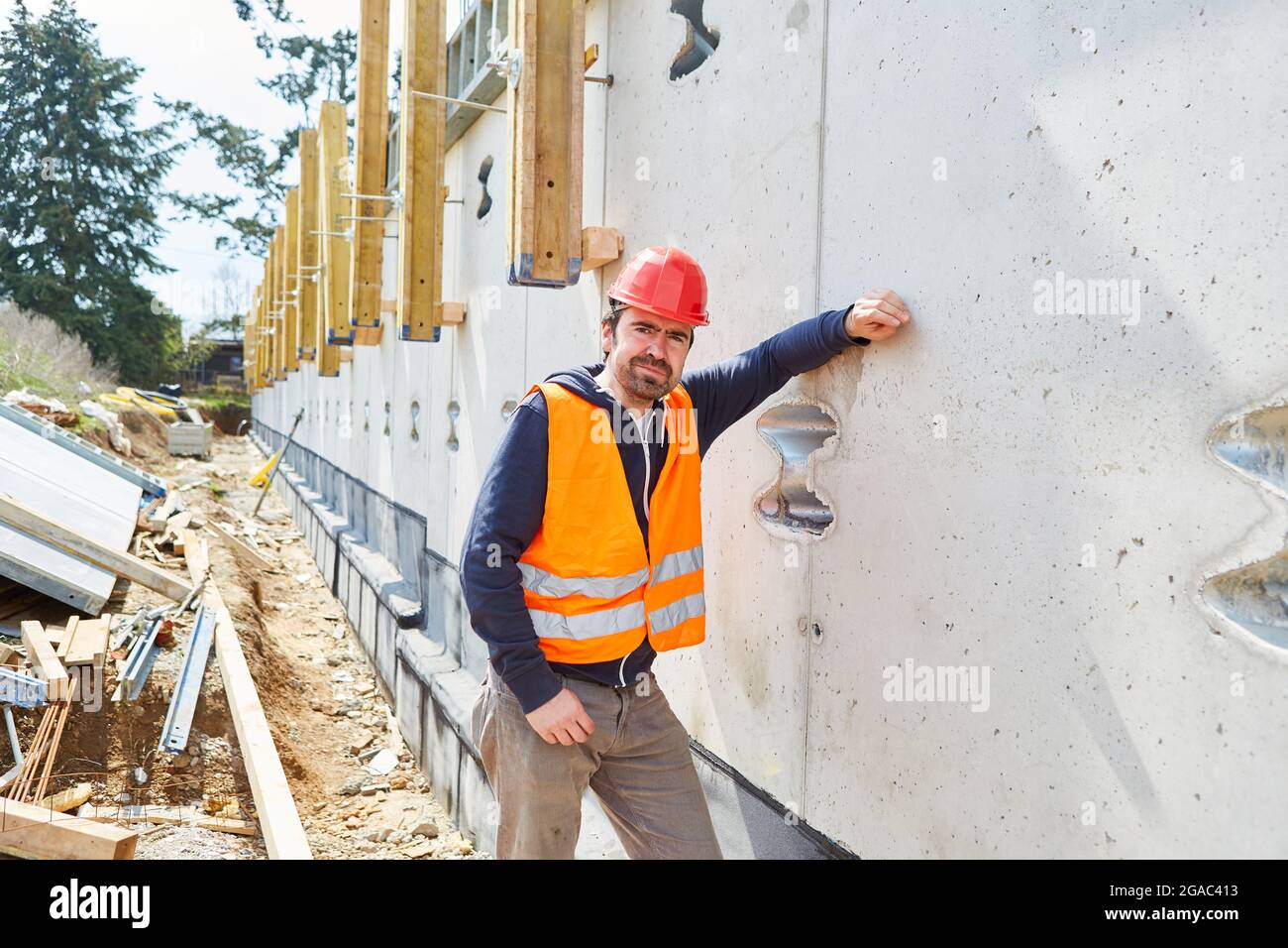 Facade builder hi-res stock photography and images - Alamy