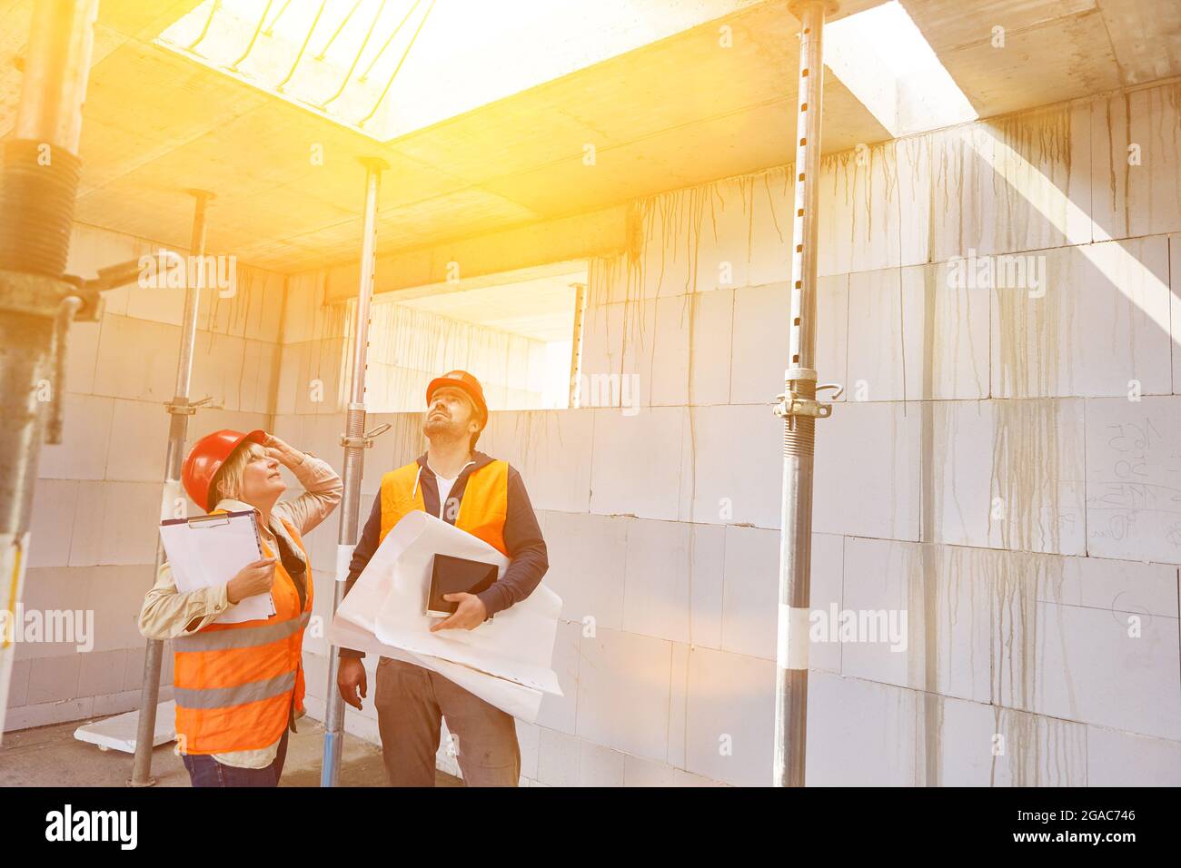 Building shell hi-res stock photography and images - Alamy