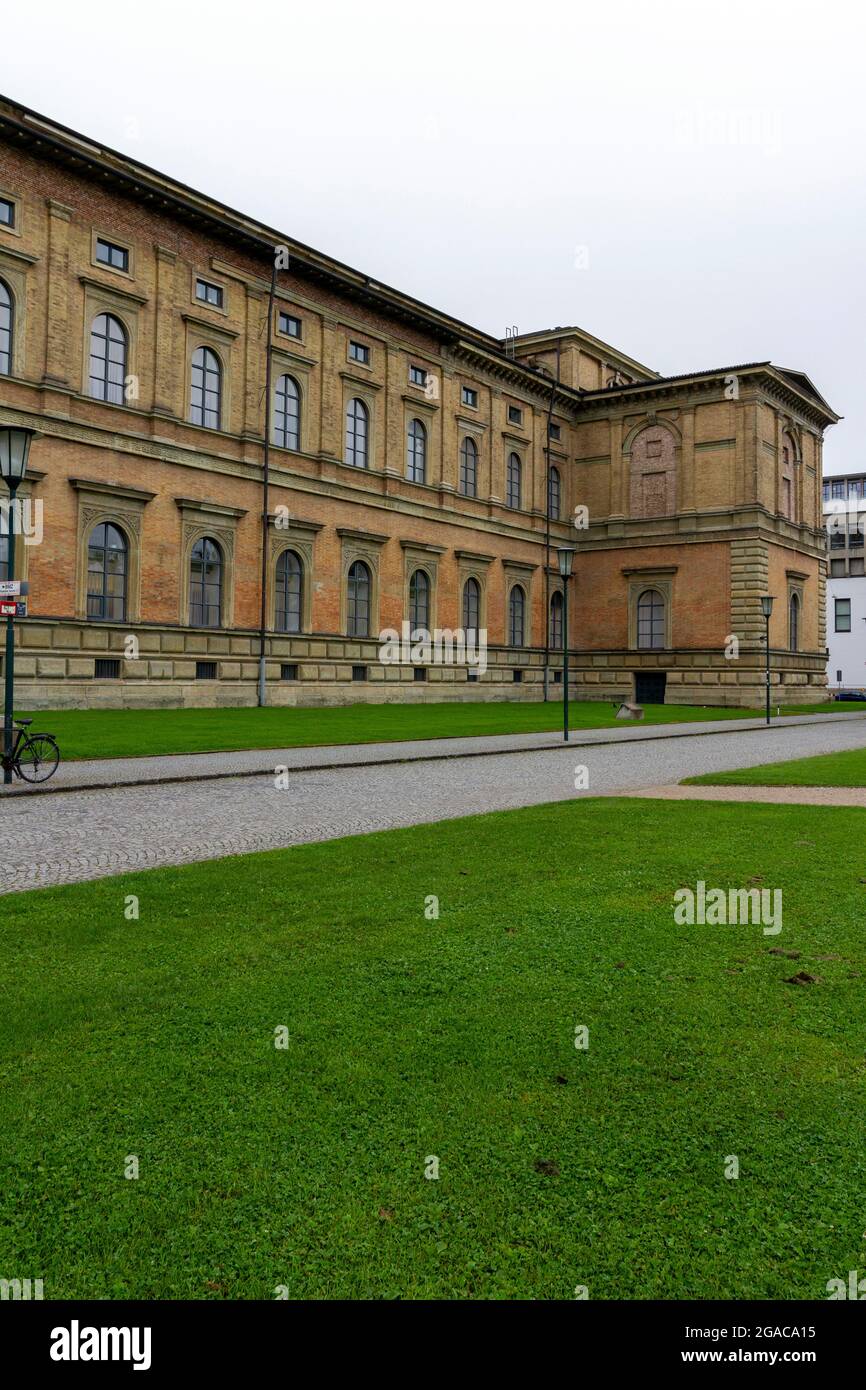Alte pinakothek munich staircase hi-res stock photography and images ...