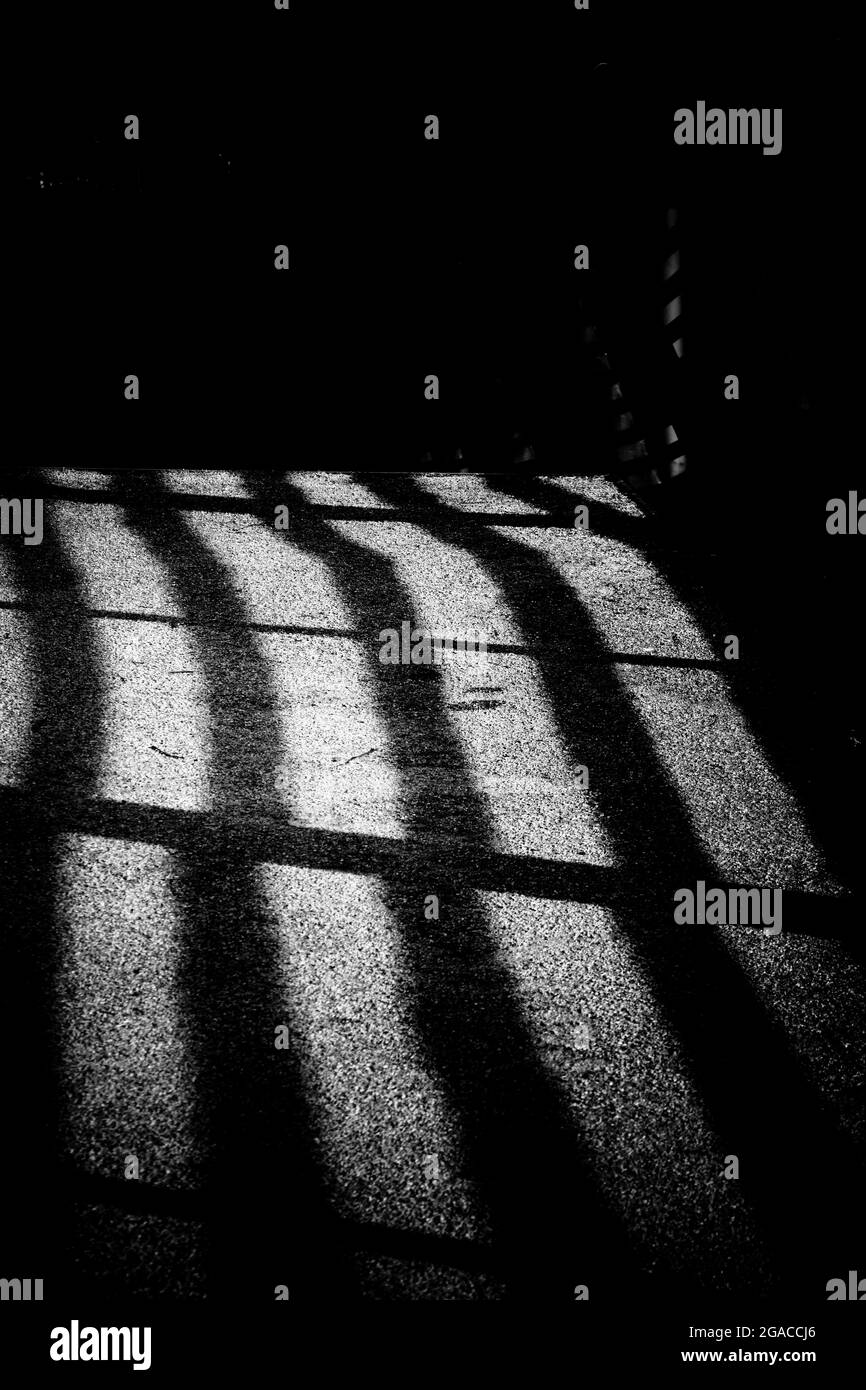 Man shadow dark room brain hi-res stock photography and images - Alamy