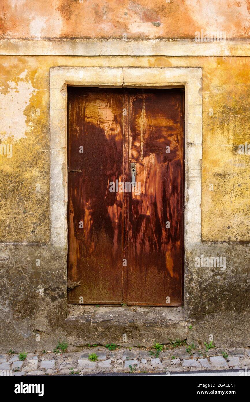 Old doors painted hi-res stock photography and images - Alamy
