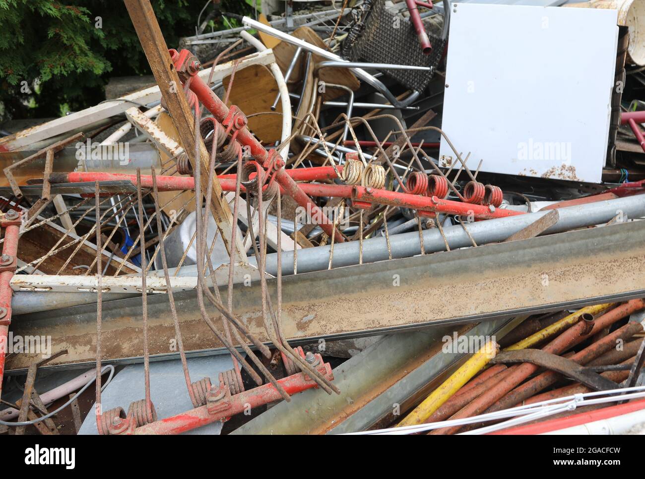 metal and ferrous material In the large recycler landfill to recover ...