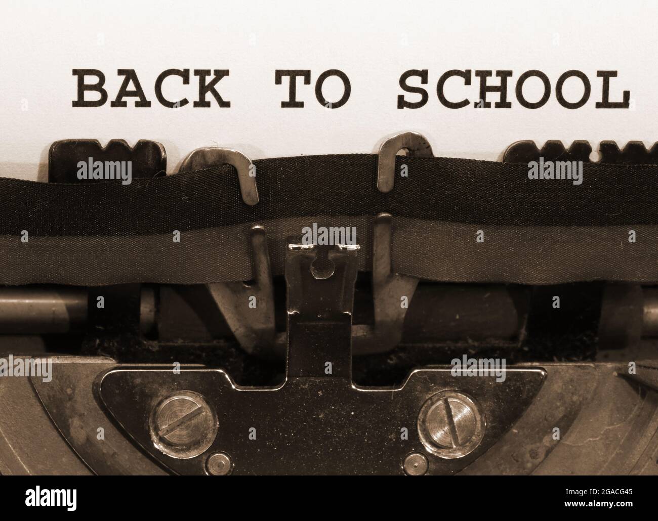 typewriter with BACK TO SCHOOL text with antique sepia effect Stock ...