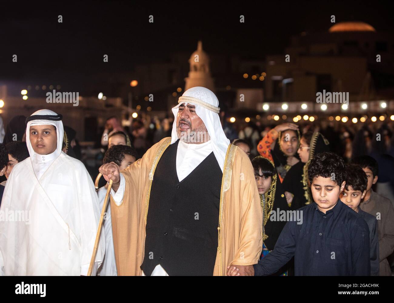 TRADITIONELL ARABIC TEACHER- QATAR Stock Photo - Alamy