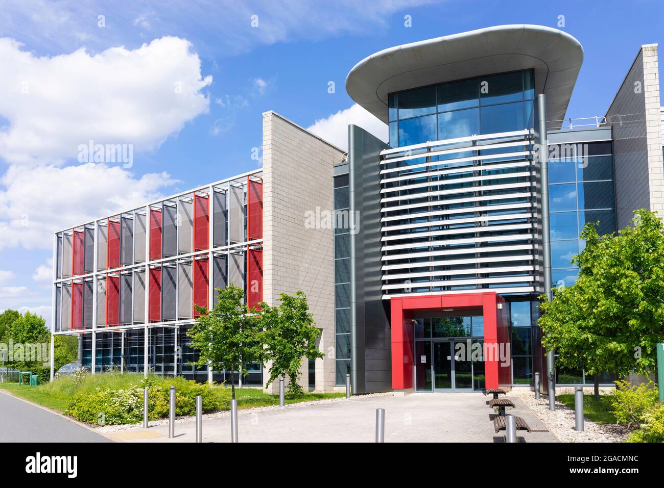 University of nottinghams innovation park hi-res stock photography and ...