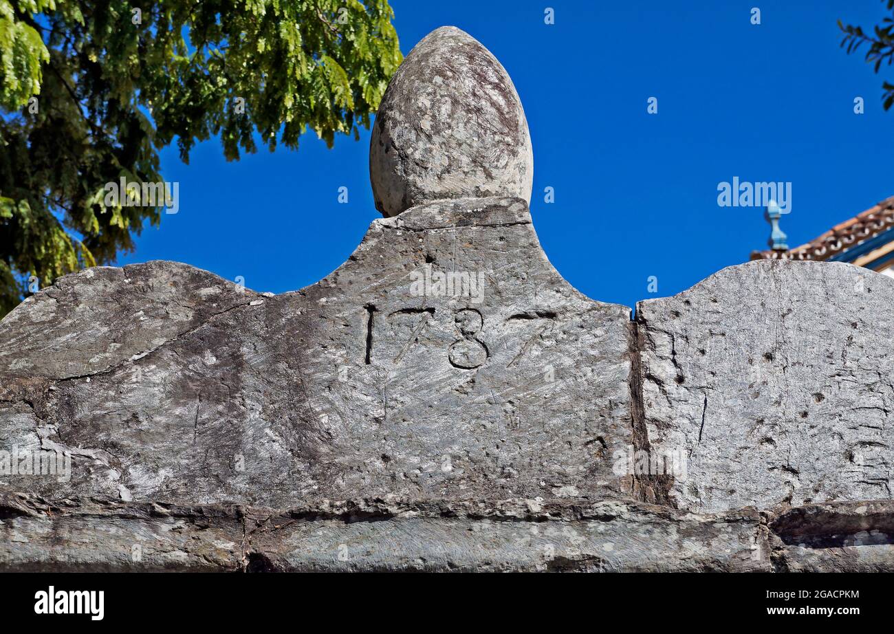 Stone pinnacle hi-res stock photography and images - Alamy