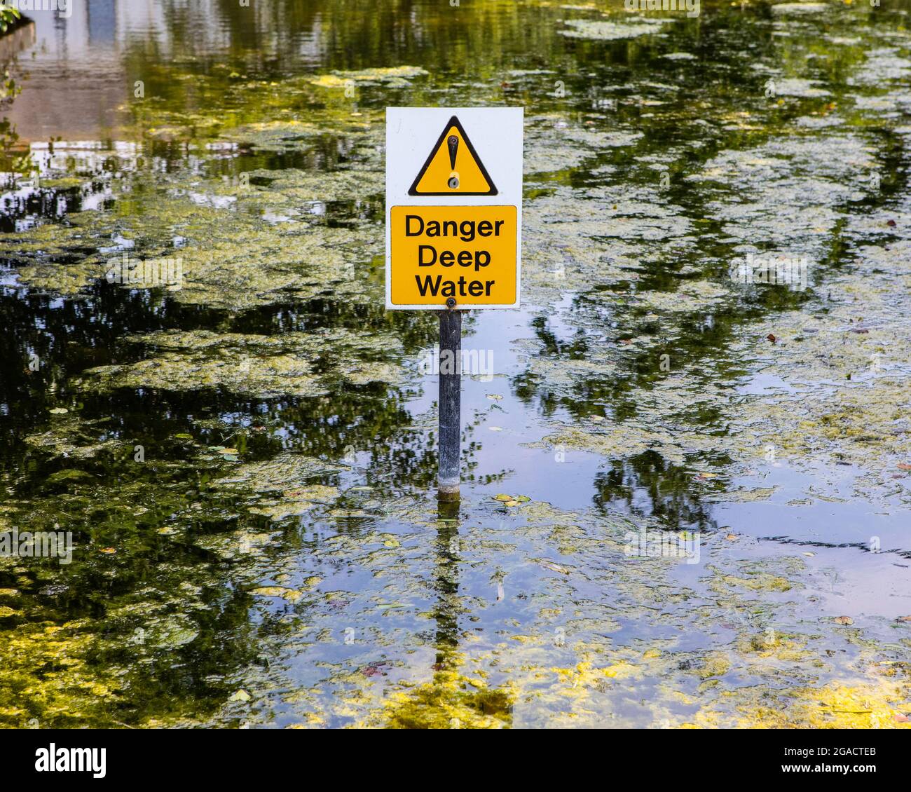 Danger deep water signage hi-res stock photography and images - Alamy