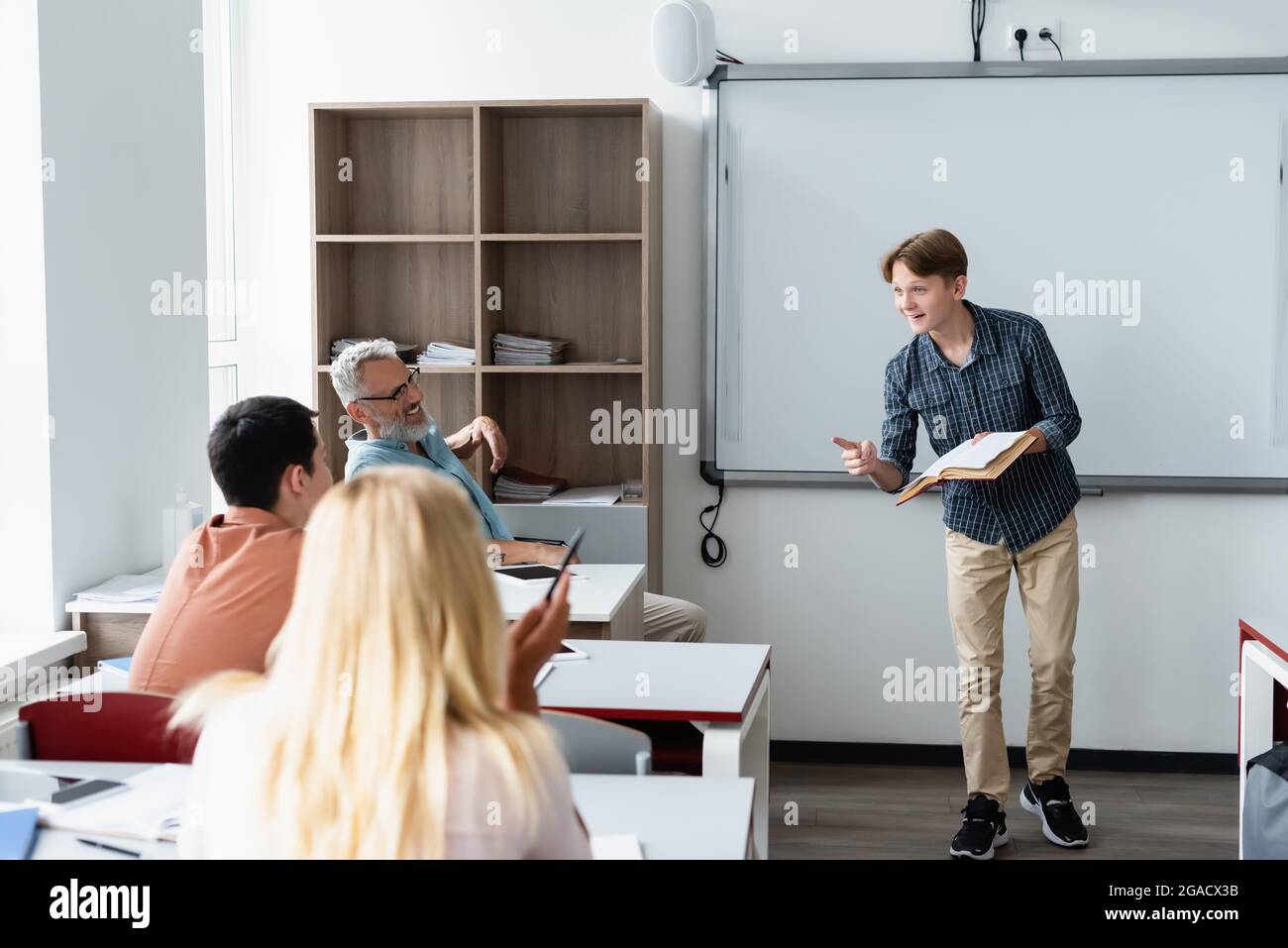 Middle finger teen hi-res stock photography and images - Alamy