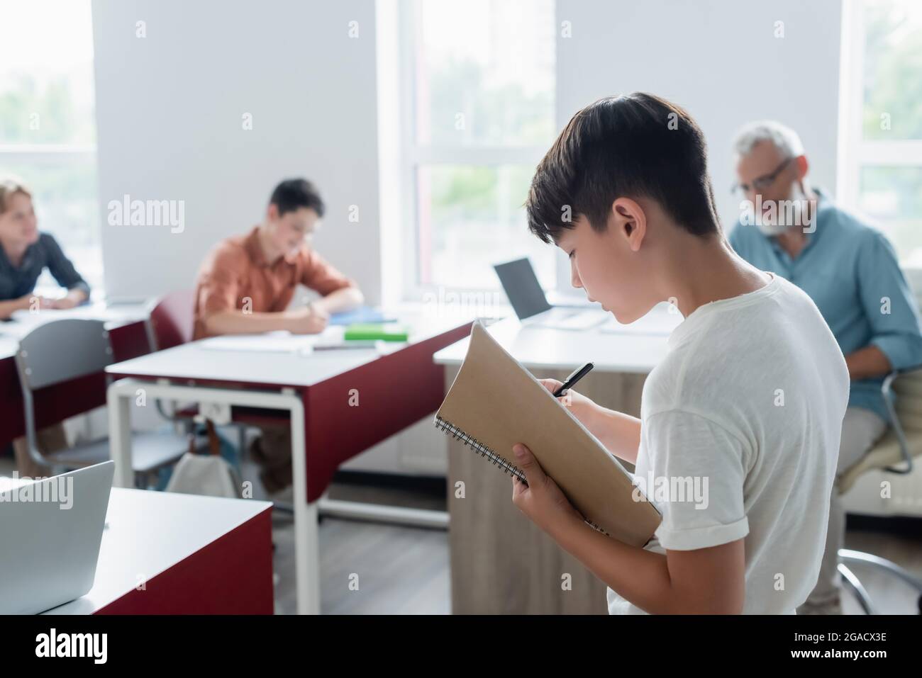 Asian middle school children hi-res stock photography and images - Alamy