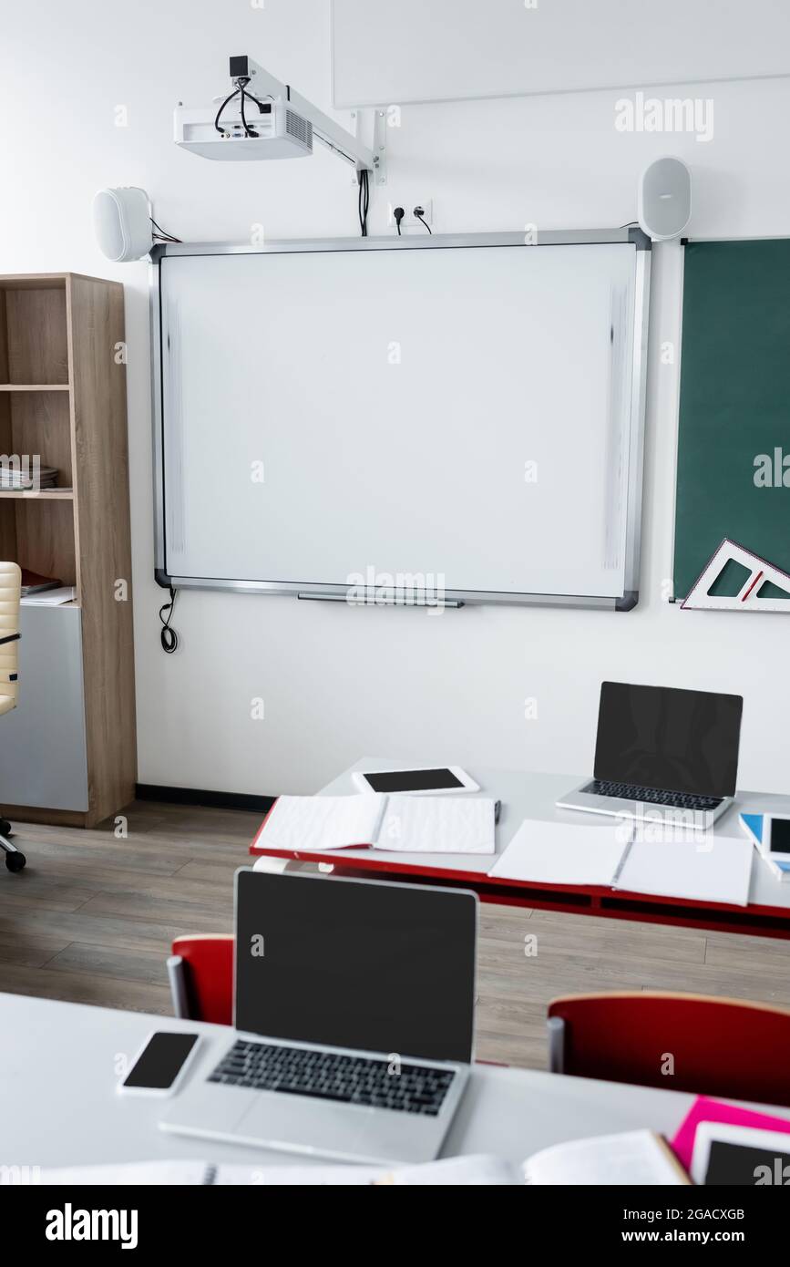 Digital whiteboard classroom hi-res stock photography and images - Alamy
