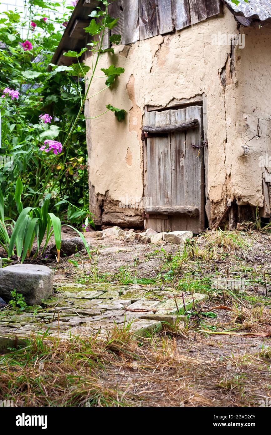 Cob wall of old barn hi-res stock photography and images - Alamy