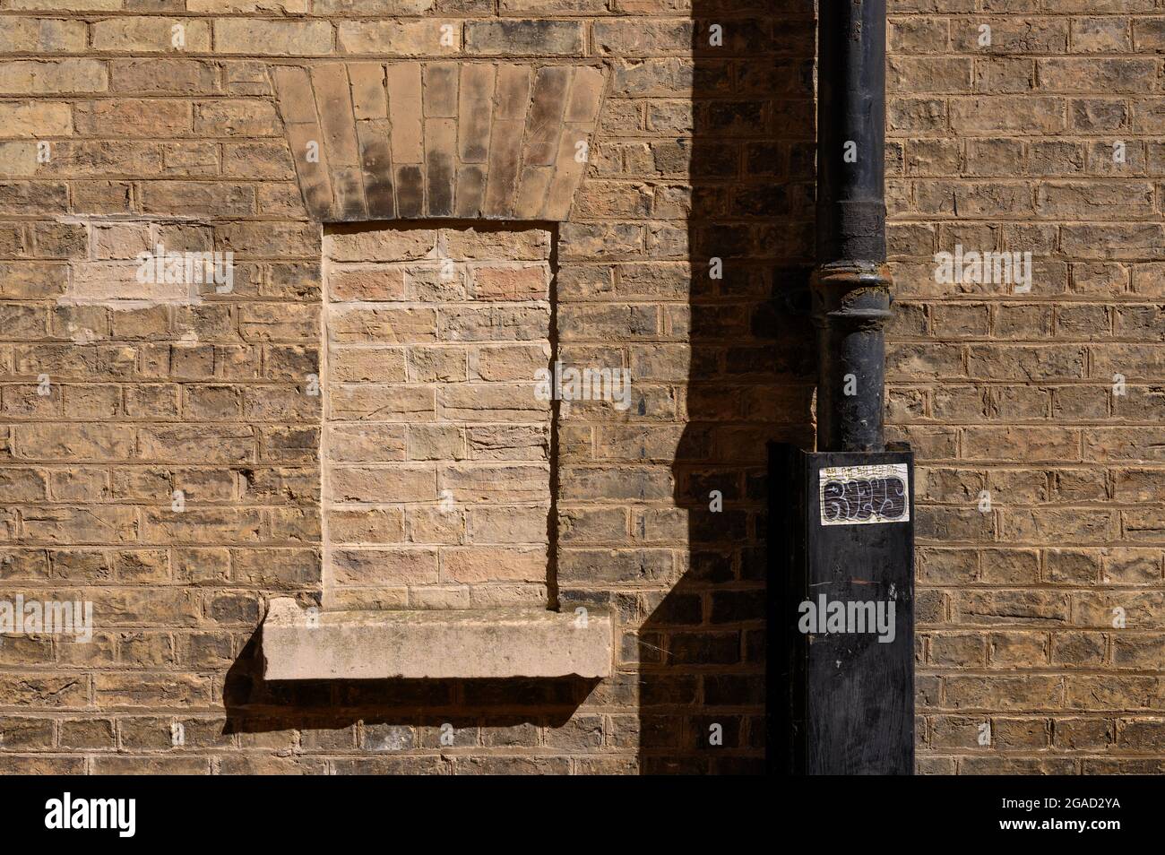 Bricked up wall hi-res stock photography and images - Alamy