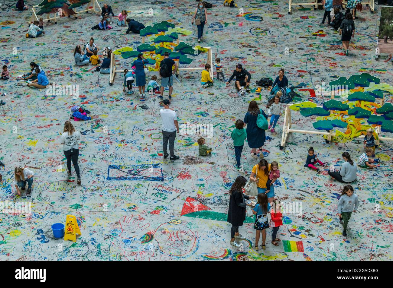 Uniqlo tate play hi-res stock photography and images - Alamy