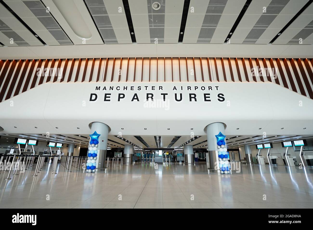 The newly refurbished Terminal 2 at Manchester Airport Stock Photo - Alamy