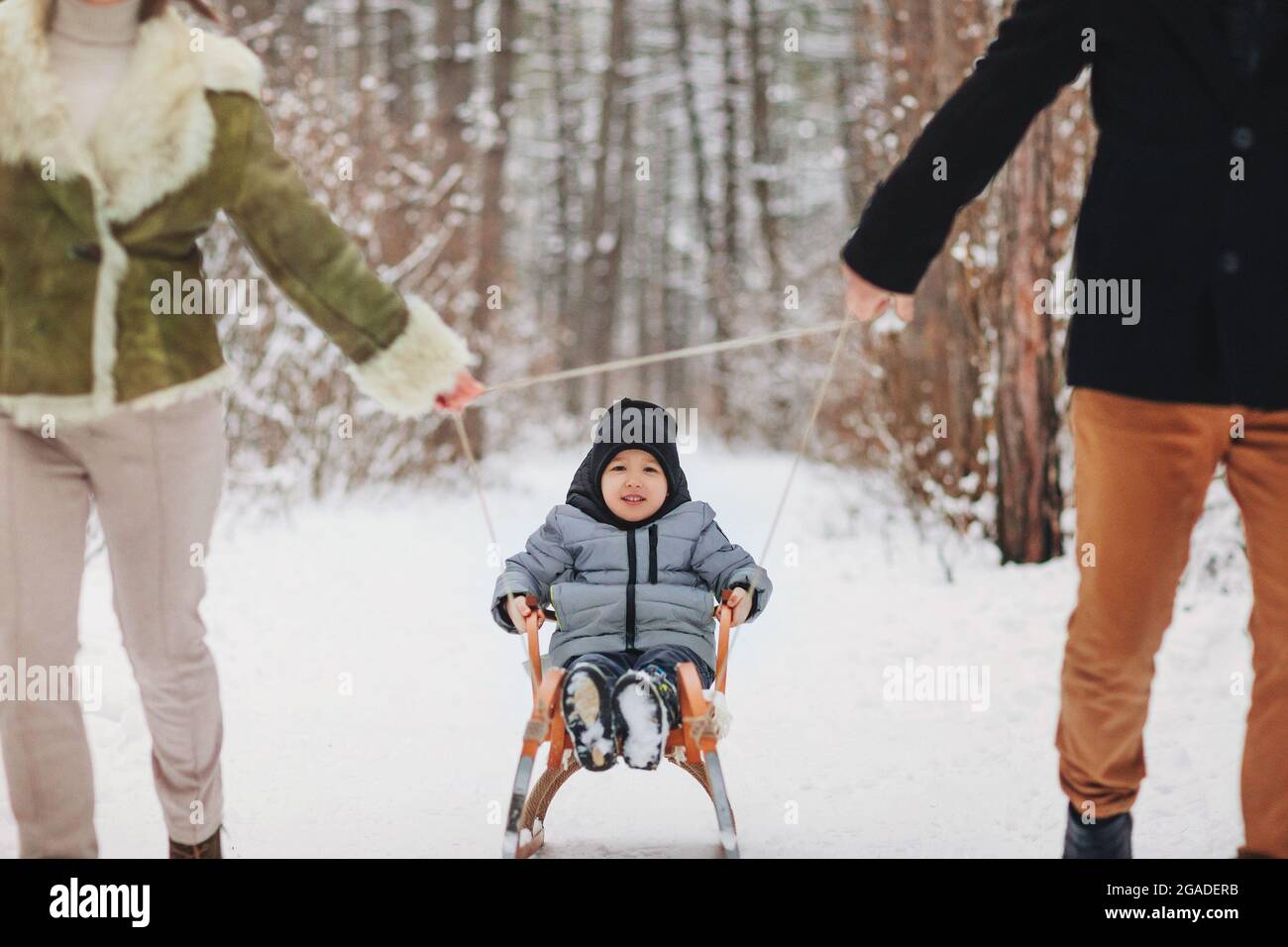 Man dragging woman hi-res stock photography and images - Alamy