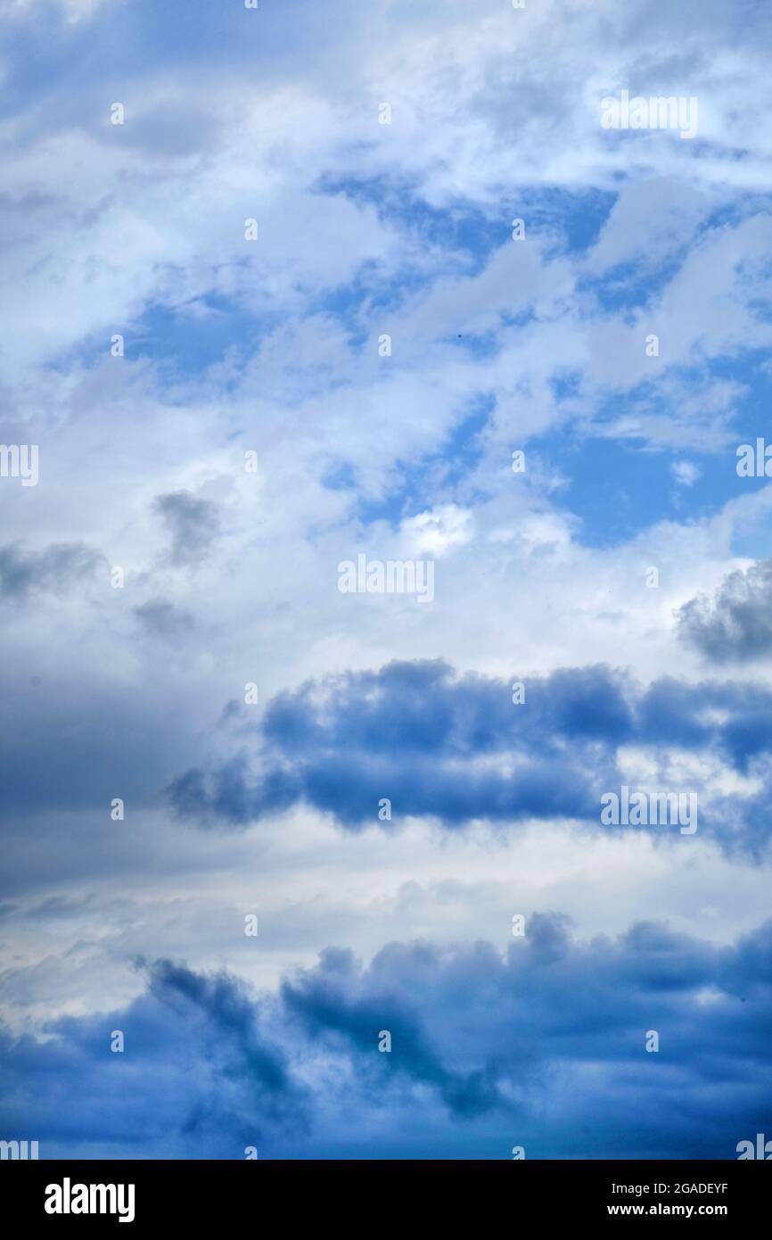 Cloudy sky background Stock Photo - Alamy