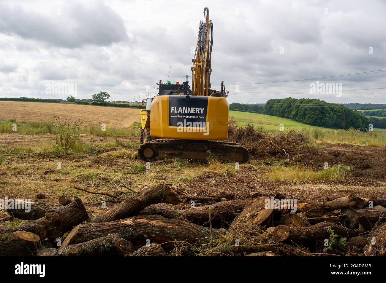Aylesbury Vale, Buckinghamshire, UK. 28th July, 2021. An HS2 contractor ...