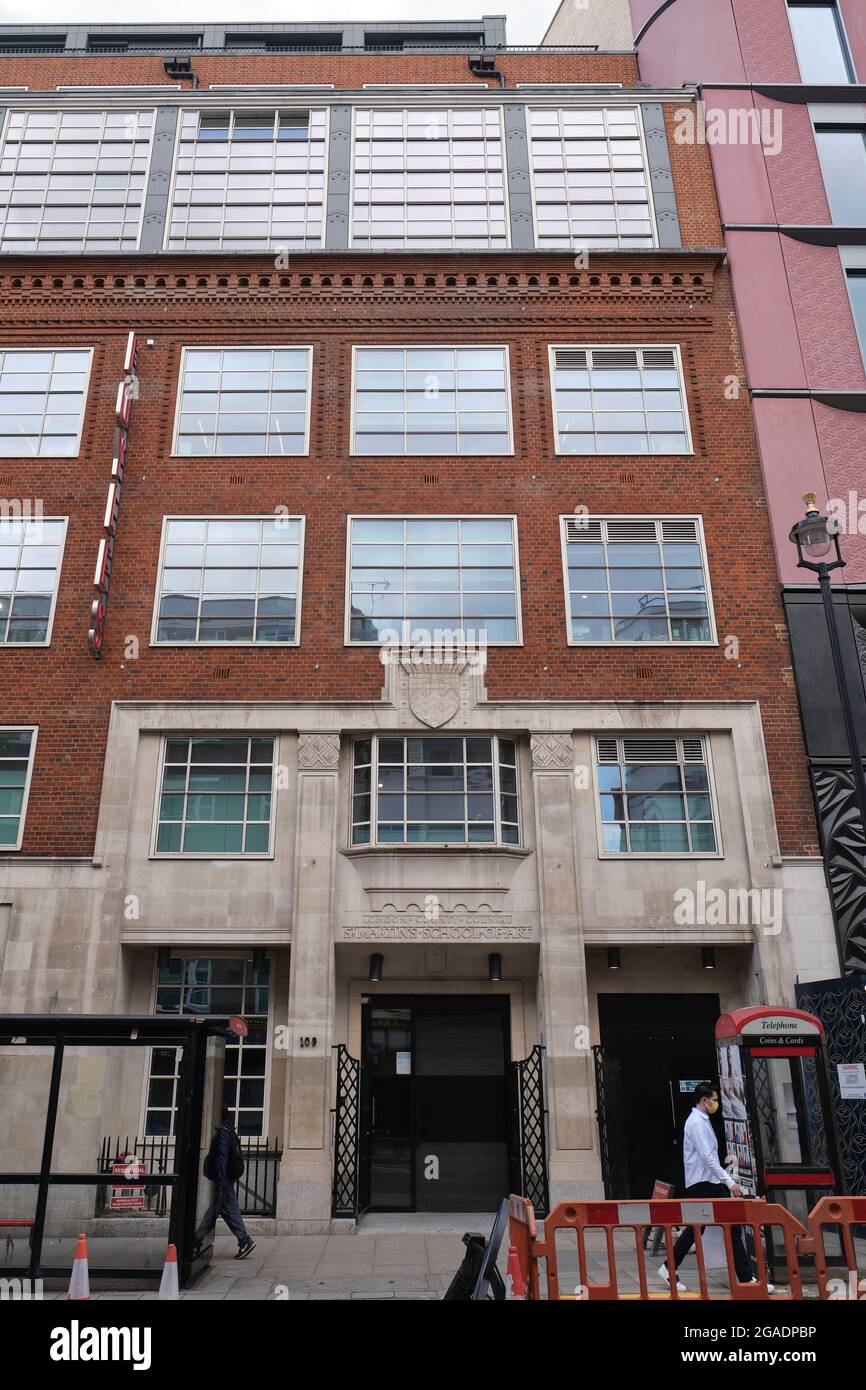 Foyles bookshop entrance hi-res stock photography and images - Alamy