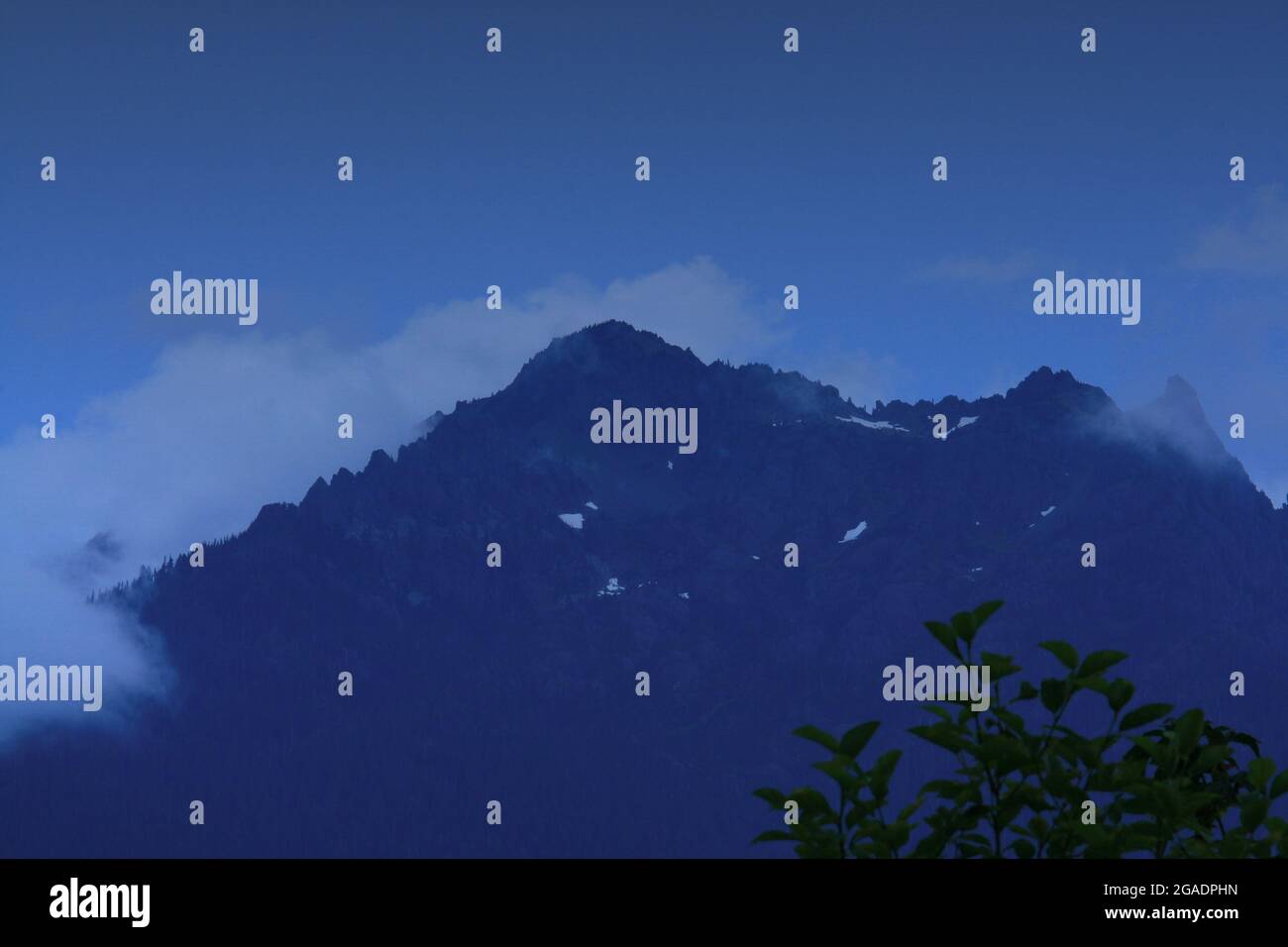 a exterior picture of an Pacific Northwest mountain range Stock Photo ...