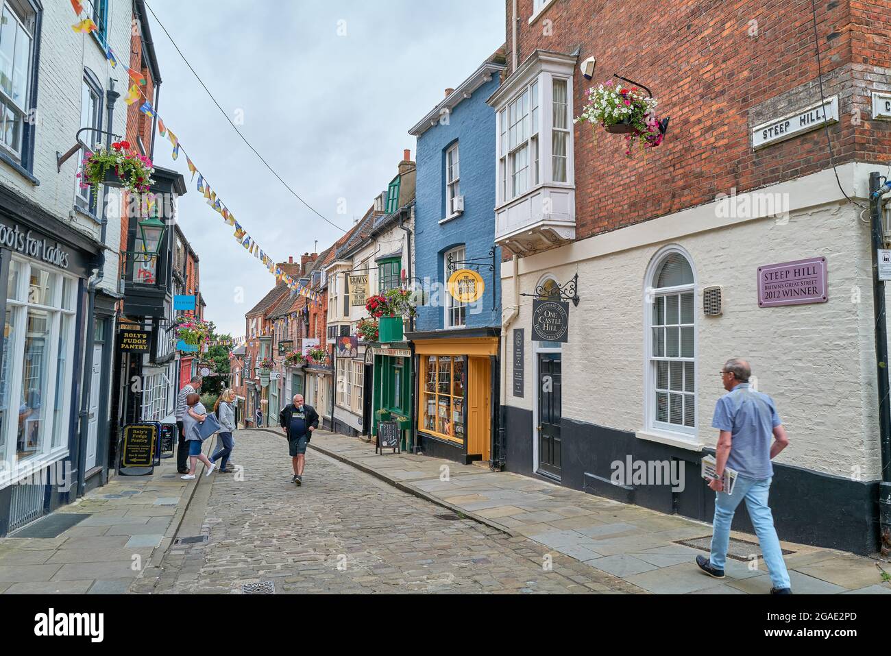 Lincoln shops hi-res stock photography and images - Alamy