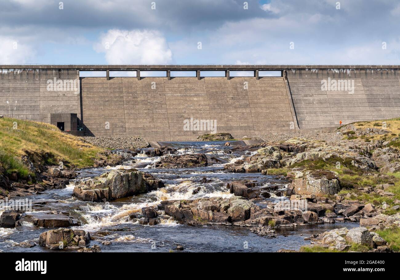 Reservoir dam water construction hi-res stock photography and images ...