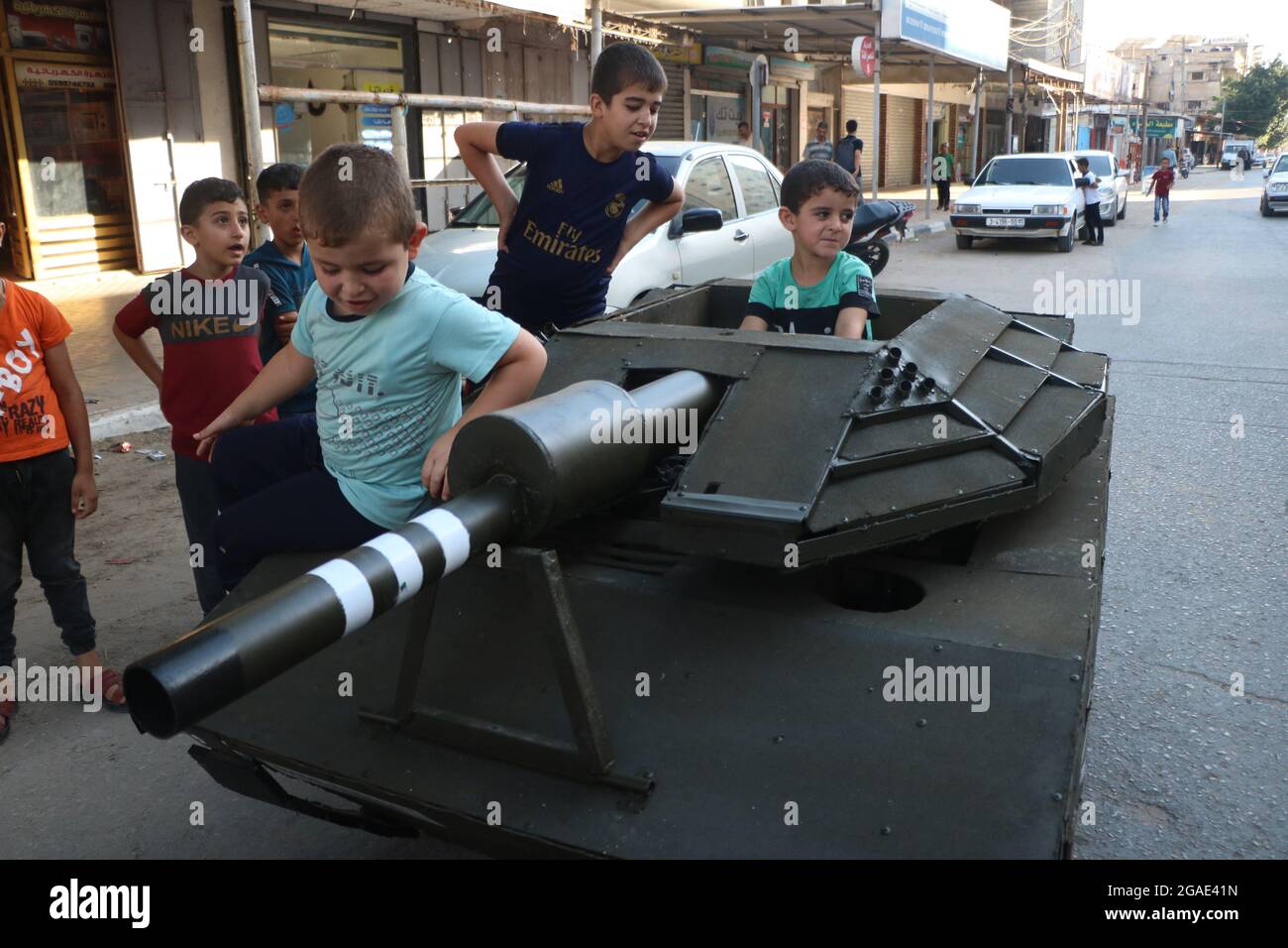Rafah, The Gaza Strip, Palestine. 29th July, 2021. Palestinian man made ...