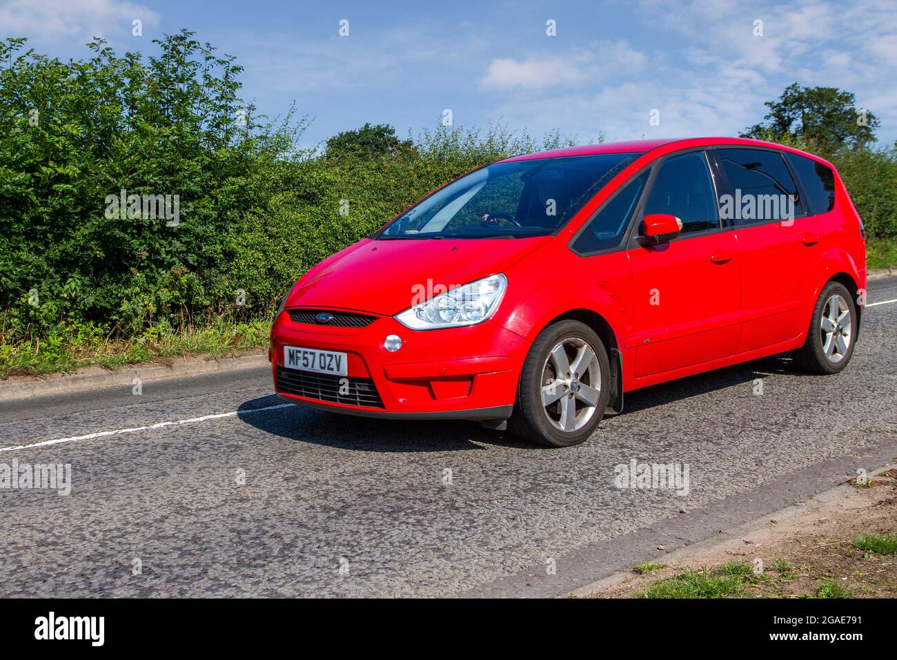 Ford s max red cars hi-res stock photography and images - Alamy