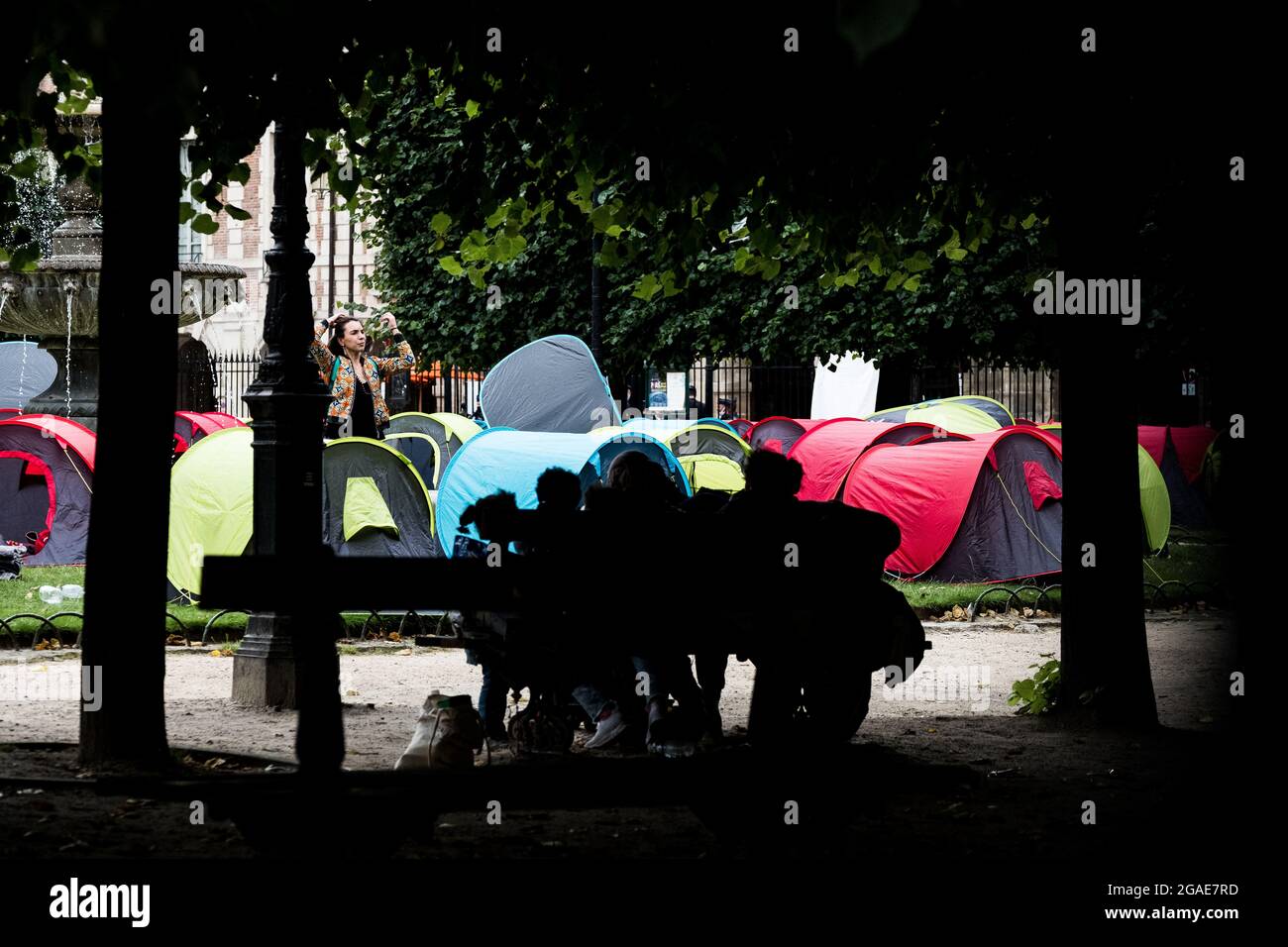 Paris, France. 30th July, 2021. Evacuation of the homeless migrants who ...