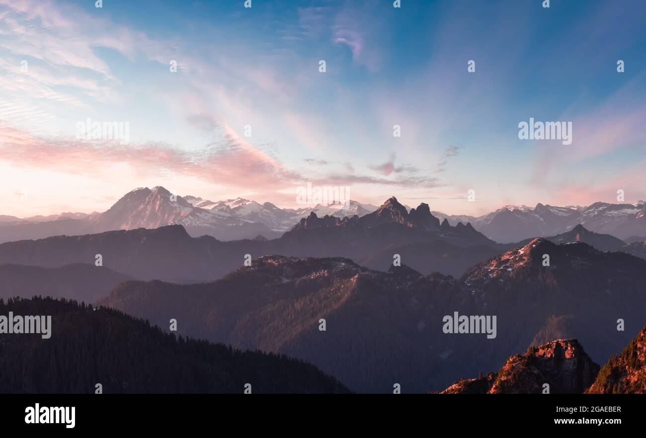 Canadian mountain hi-res stock photography and images - Alamy