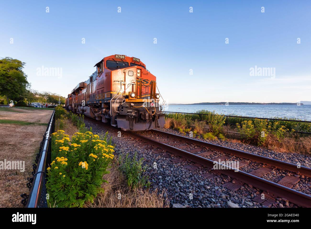 Riding through the city hi-res stock photography and images - Alamy
