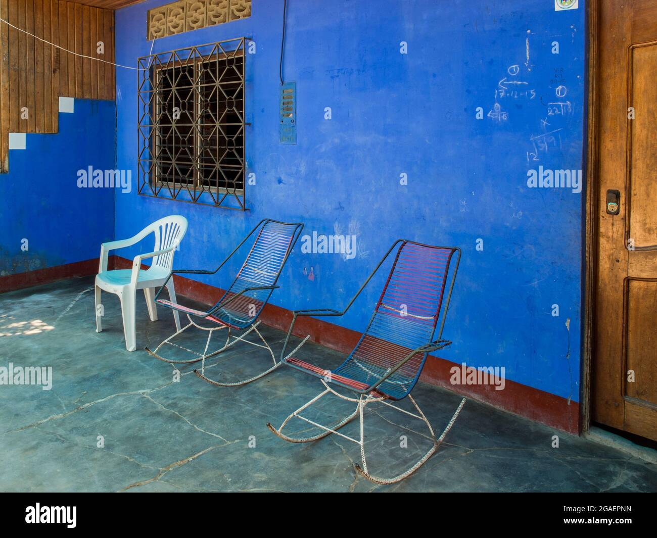 Plastic in the rainforest hi-res stock photography and images - Alamy